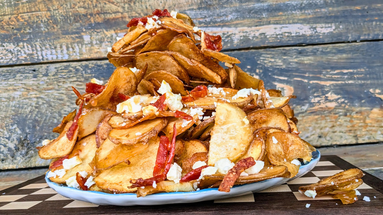 Move Over Nachos - Potato Chip Towers Are The New 'It' Snack For Super ...