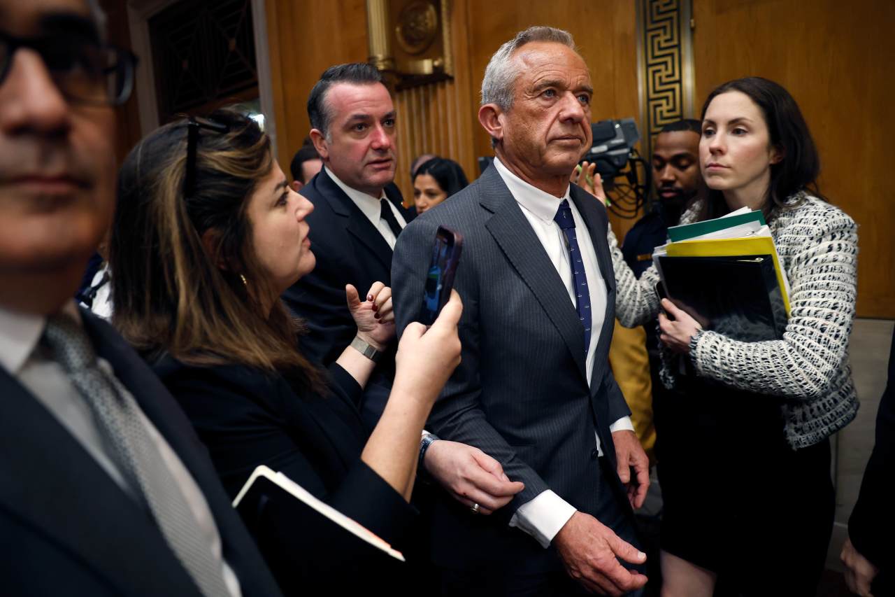 RFK Jr. Clears Committee Vote, Is On Track to Become Health Secretary