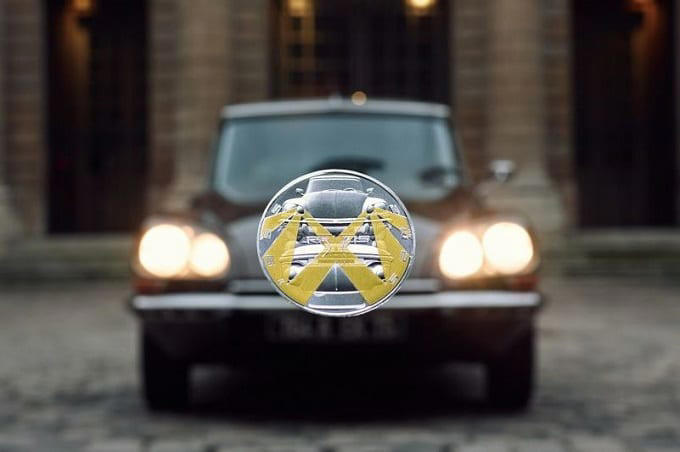 DS Automobiles presenta una moneta da collezione per celebrare i 70 ...