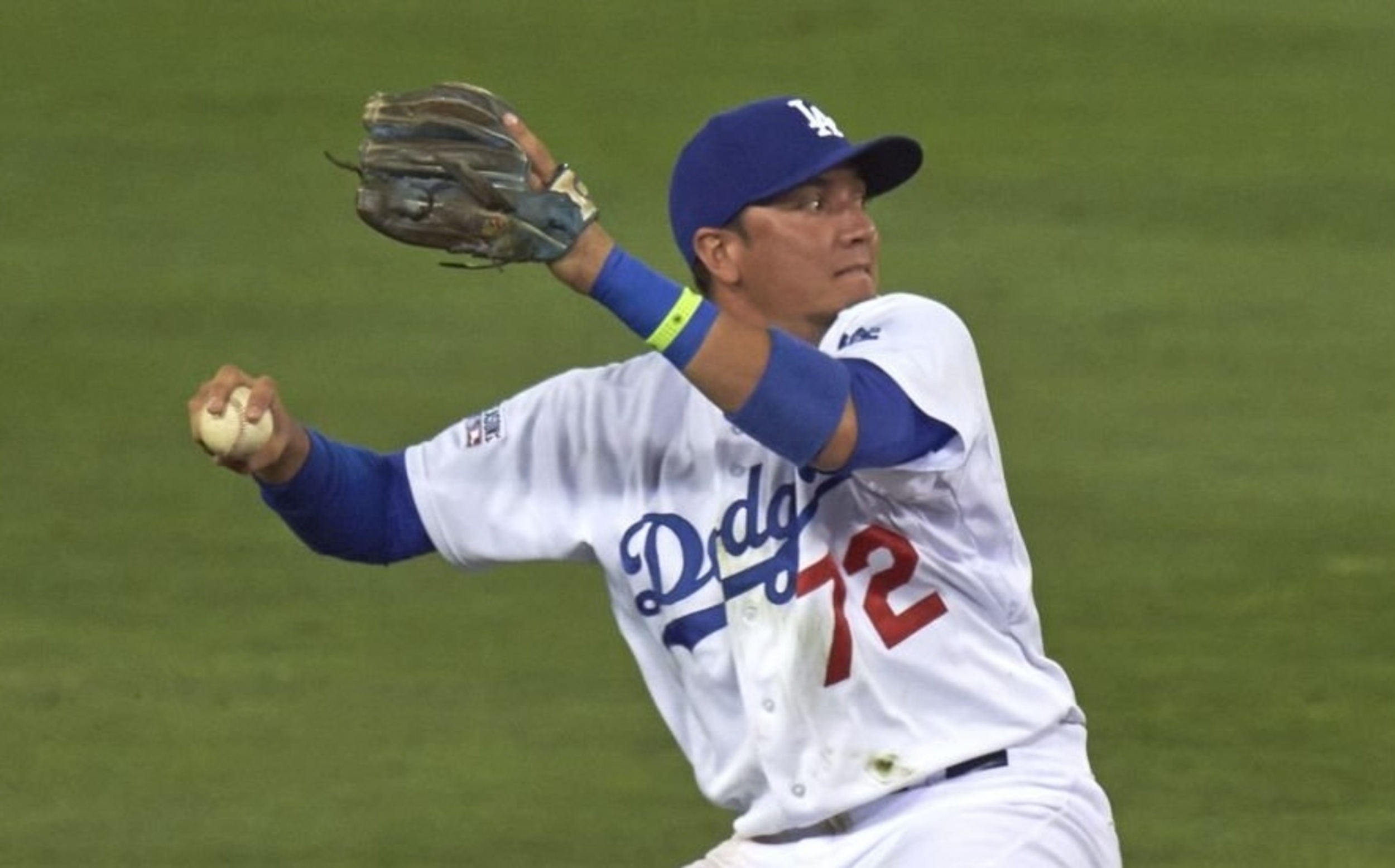 Miguel Rojas ‘Not Looking For Anything’ From Roki Sasaki As Gift For No. 11