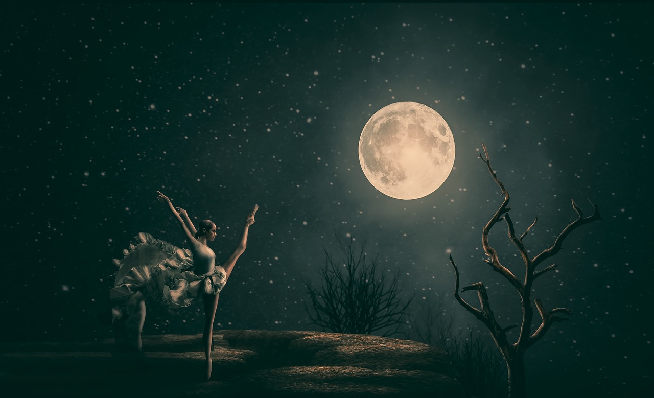 10 Ways a Full Moon Can Affect Human Behavior