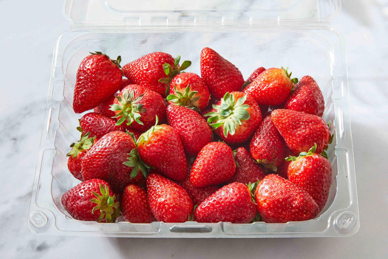 How long do strawberries last in the fridge?