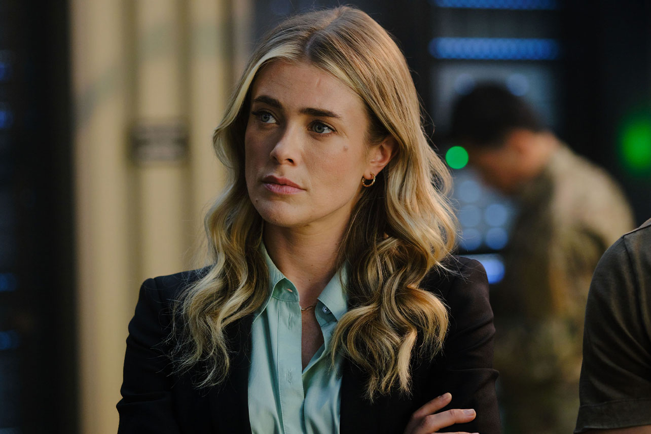 ‘Manifest’ Star Melissa Roxburgh Says Her New Cop Role In ‘The Hunting ...