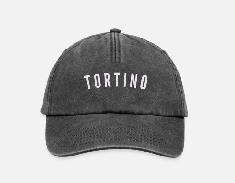 Tortino (Romano Bindi) lancia il suo merchandising dopo le rivelazioni ...