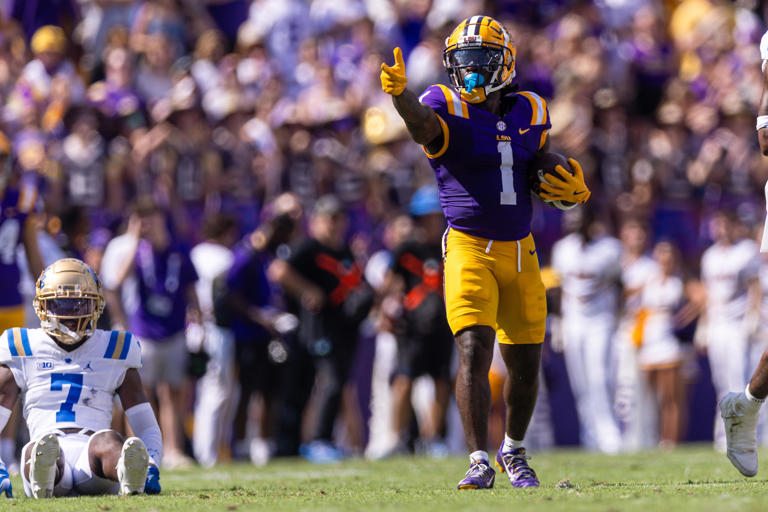 How much receiving production did LSU lose with 2024 departures?
