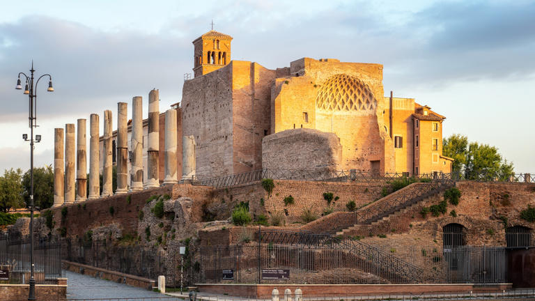 Archaeologists in Rome have just discovered an exceptional (and ...