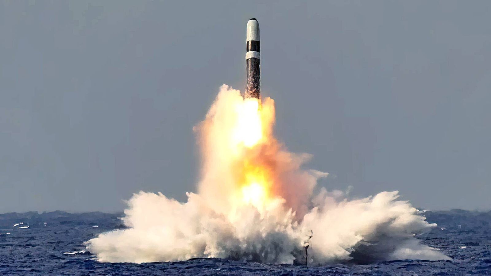 Así es el ‘nuevo’ misil nuclear submarino de EEUU que estará en activo ...