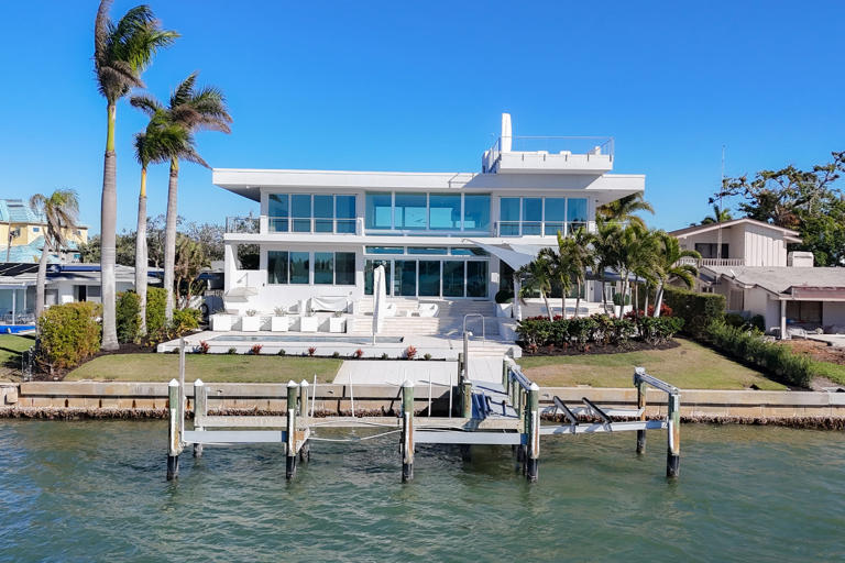 Creedence Clearwater Revival bassist Stu Cook selling waterfront home ...