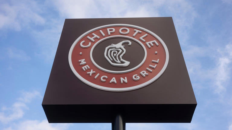 Here's How Chipotle Prepares Its Barbacoa Beef For Tender Results