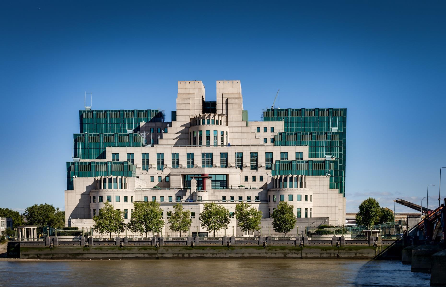 15 famous buildings people either love or hate