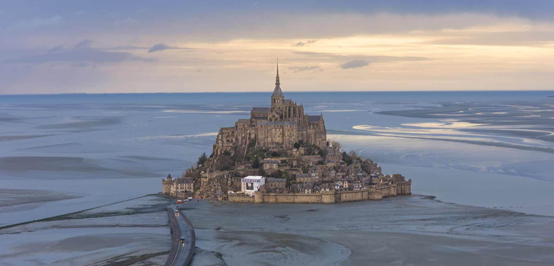 The English Channel: A journey through its fascinating stories