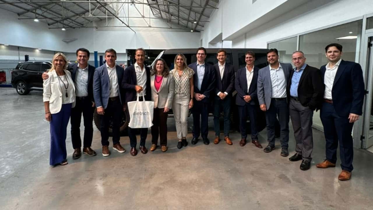 Elena Ford visitó su fábrica de autos en Argentina