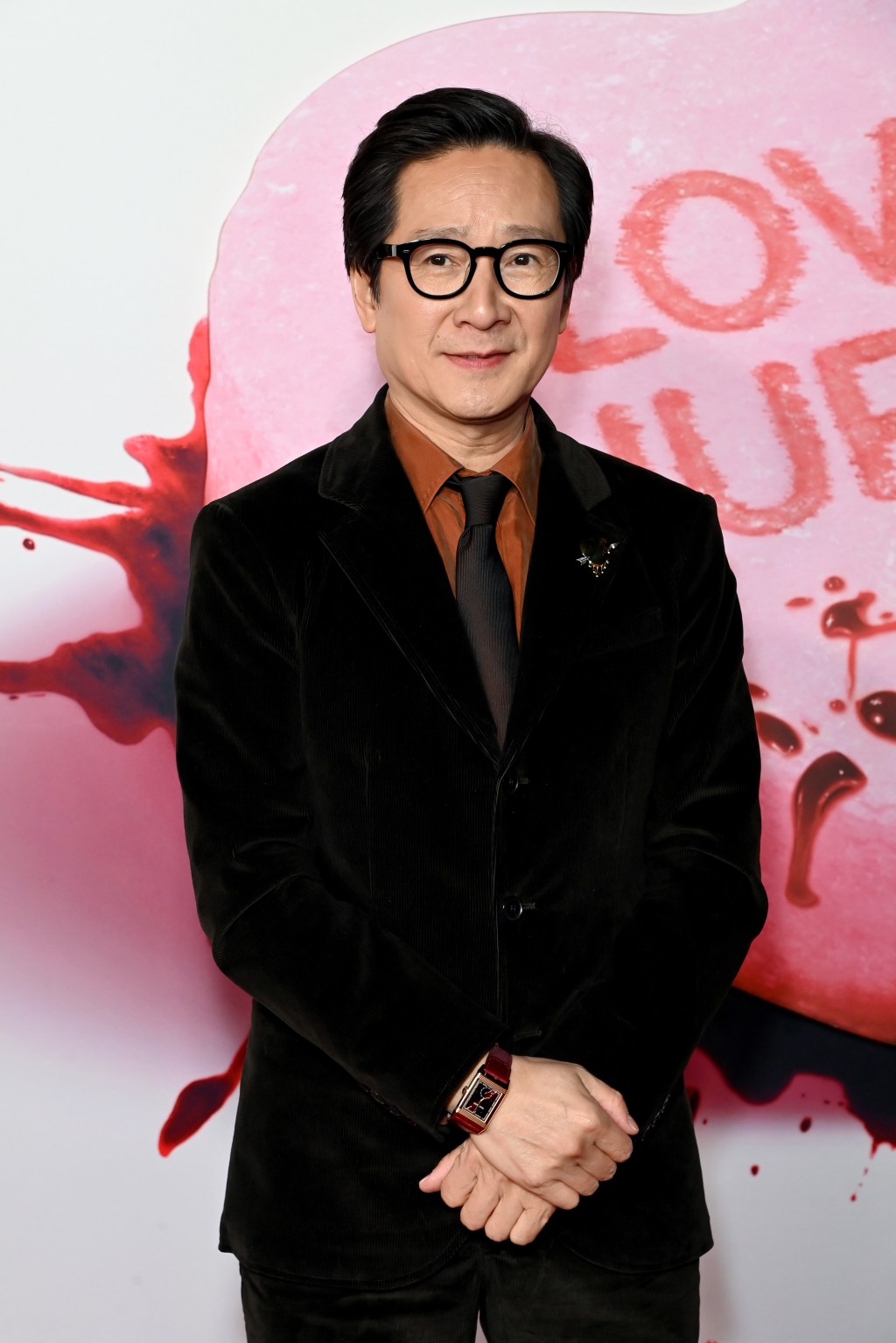 Ke Huy Quan Took Lessons on Leading a Set From Jamie Lee Curtis for His ...