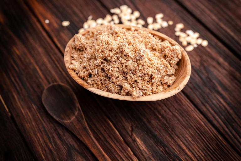 DIY Almond and Oat Body Polish Recipe