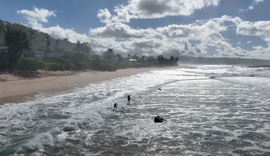 Jamie O’Brien Demonstrates the Easiest Way to Paddle Out at Pipeline