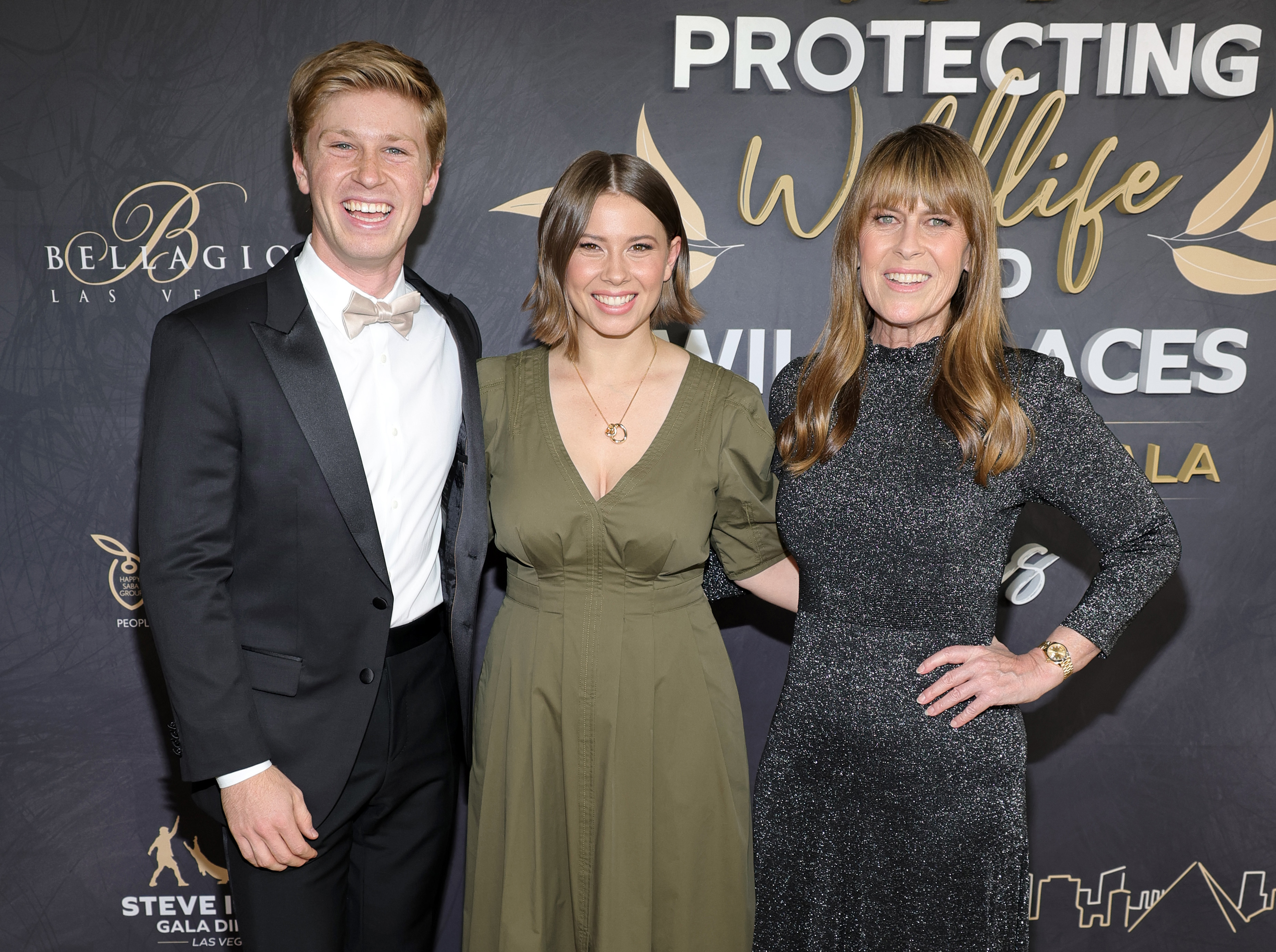 Terri Irwin says son Robert Irwin 'is having a hard time' amid dog ...