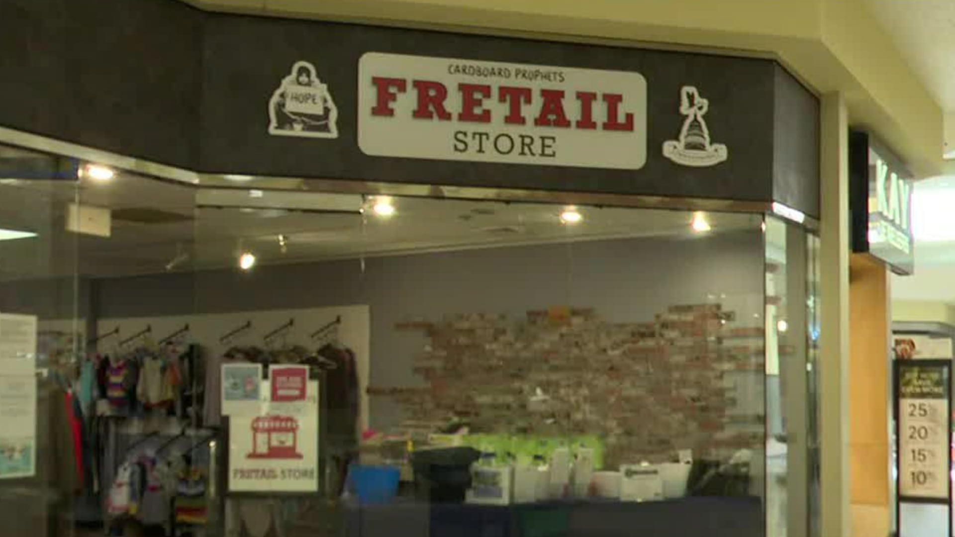 ‘Fretail’ store in Lansing Mall to close