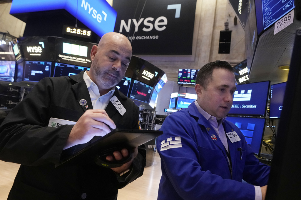 Stock market today: Calm returns to Wall Street, and tech stocks lead ...