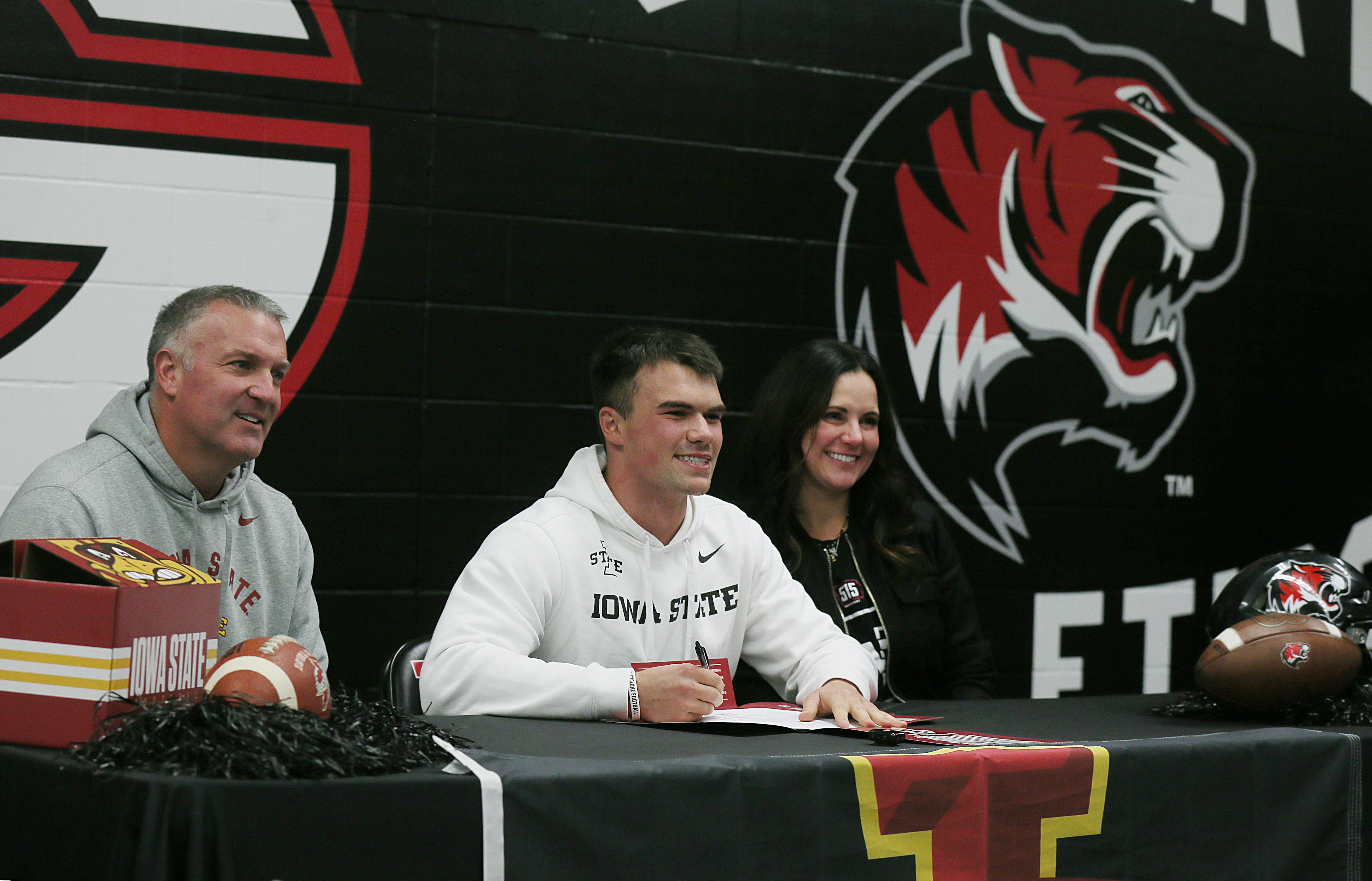 Here's where 45 of the top Iowa high school football recruits are going ...