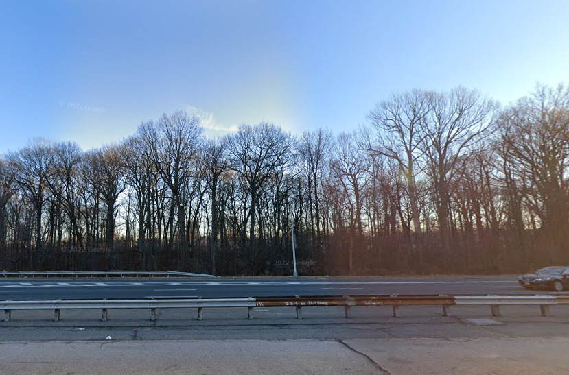 Body found in grassy area along Clearview Expressway in Queens
