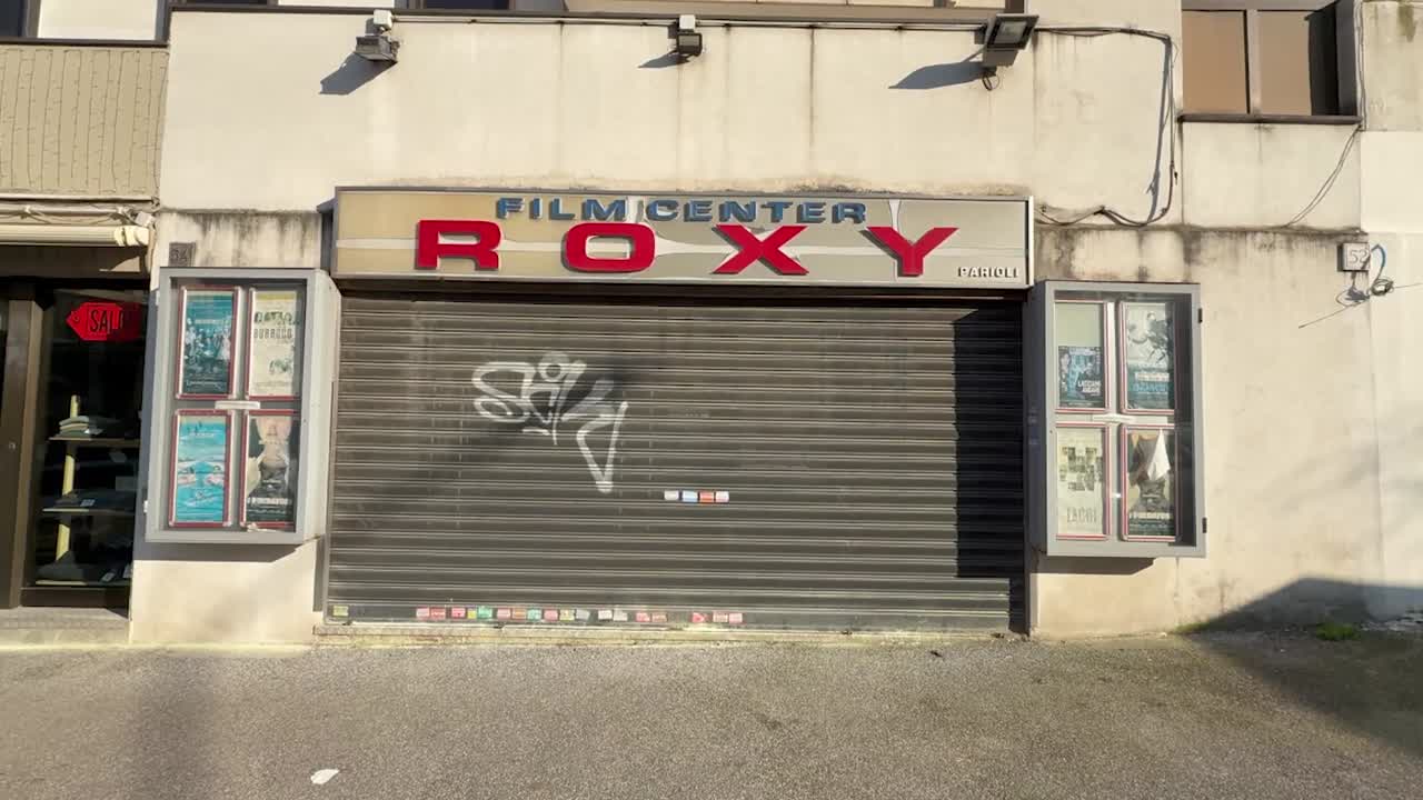 Roma, chiude definitivamente il cinema Roxy