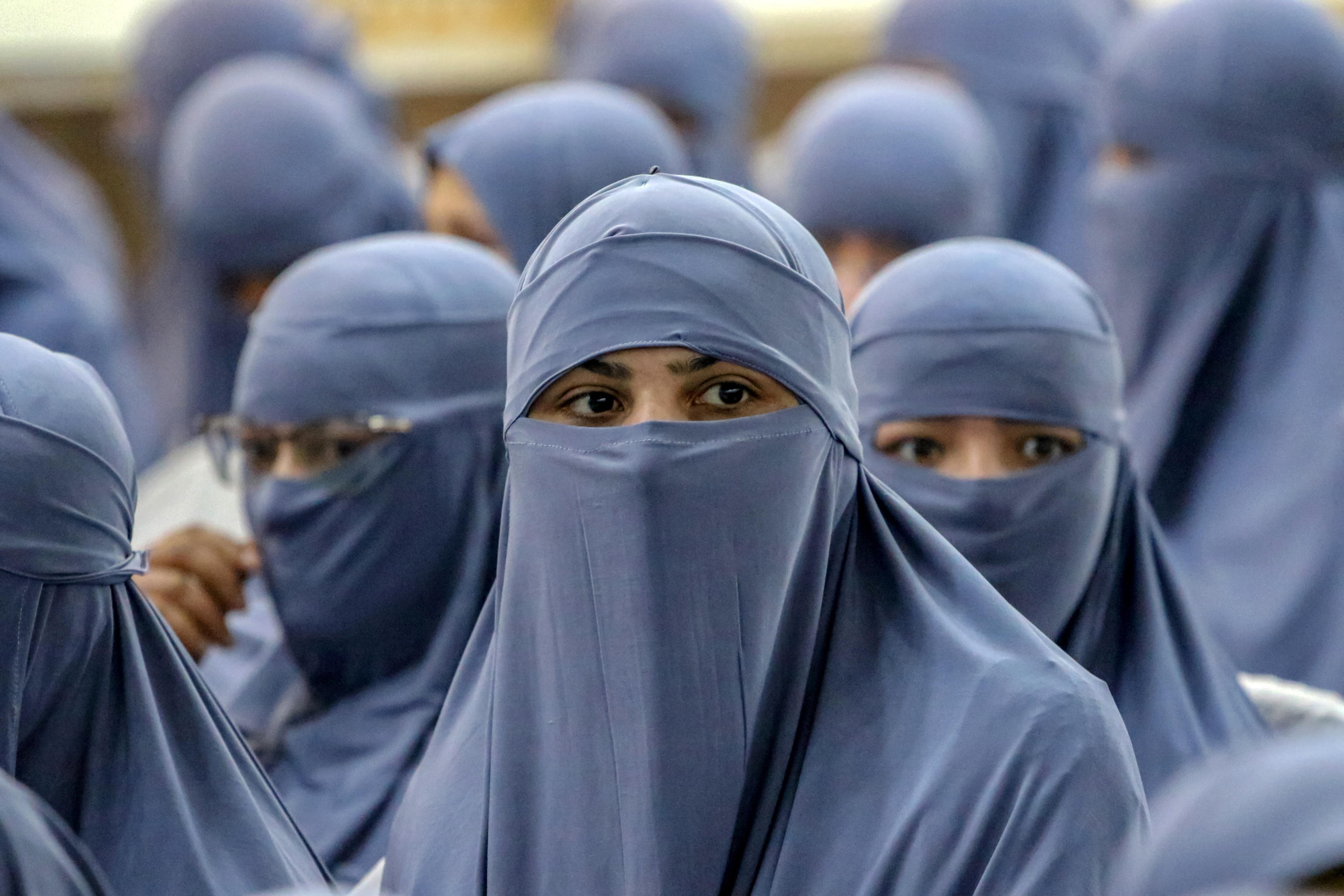 Irruzione dei talebani nella radio delle donne a Kabul