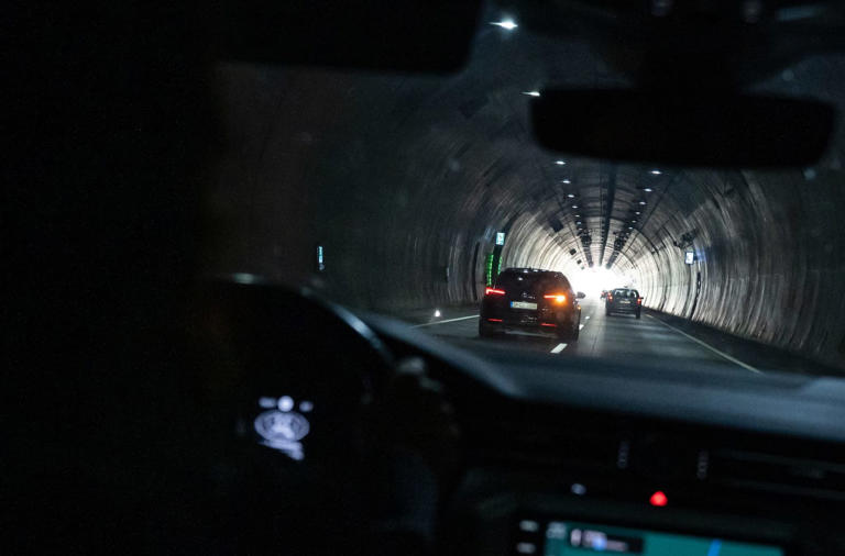 If you run into danger in a car tunnel, here's how you should react