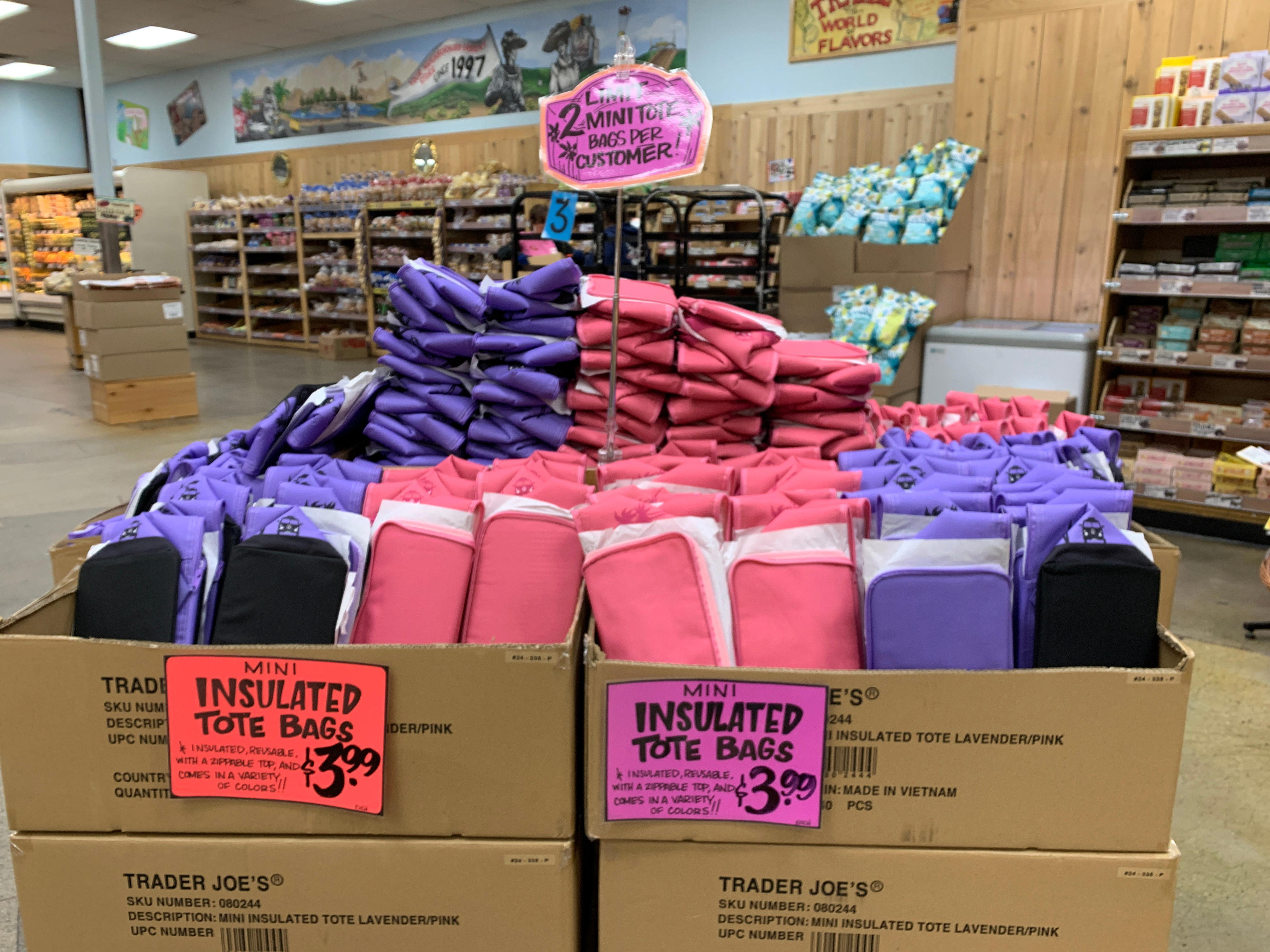 Trader Joe's viral mini canvas tote bags to return to shelves this fall ...