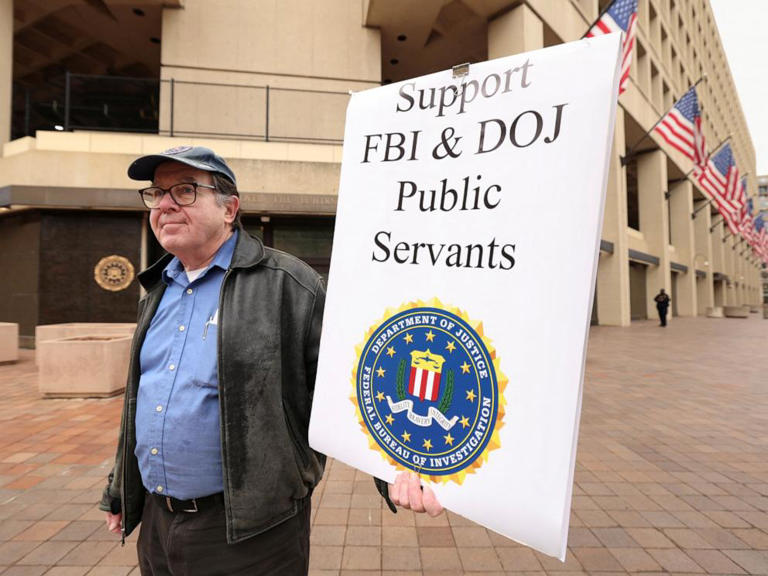 Trump 2nd term live updates: Judge issues injunction on birthright ...