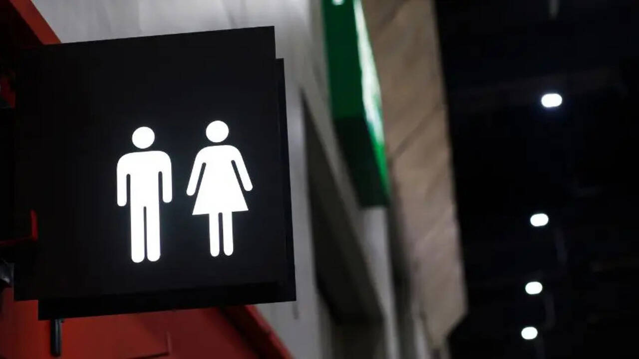 What Is Shy Bladder? A Condition That Doesn't Let You Pee In Public