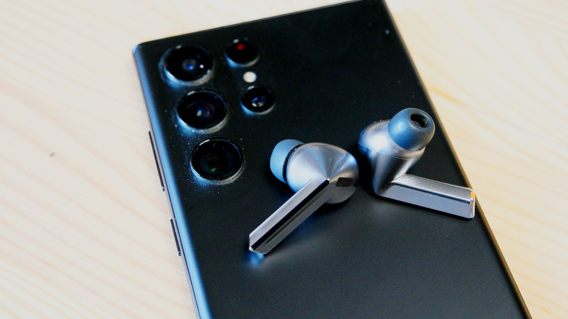 Samsung's new Galaxy Buds 3 Pro control widget now takes up more space