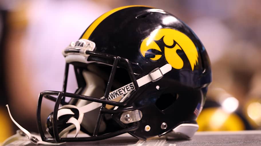 Iowa Hawkeyes Land Commitment from Towering WR