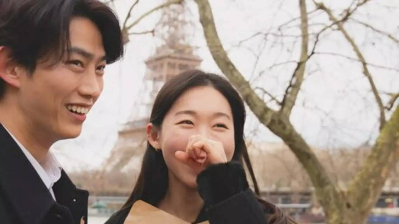 Is Ok Taecyeon ENGAGED? Viral Photos Of His 'Proposal' At Eiffel Tower ...