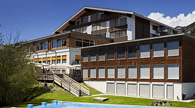 How does Les Roches' accreditation by Swiss Accreditation Council as a ...