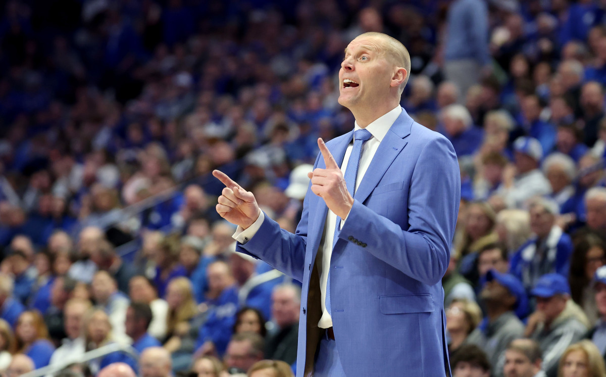 Kentucky Fans Calling For Mark Pope's Job After Embarrassing Loss