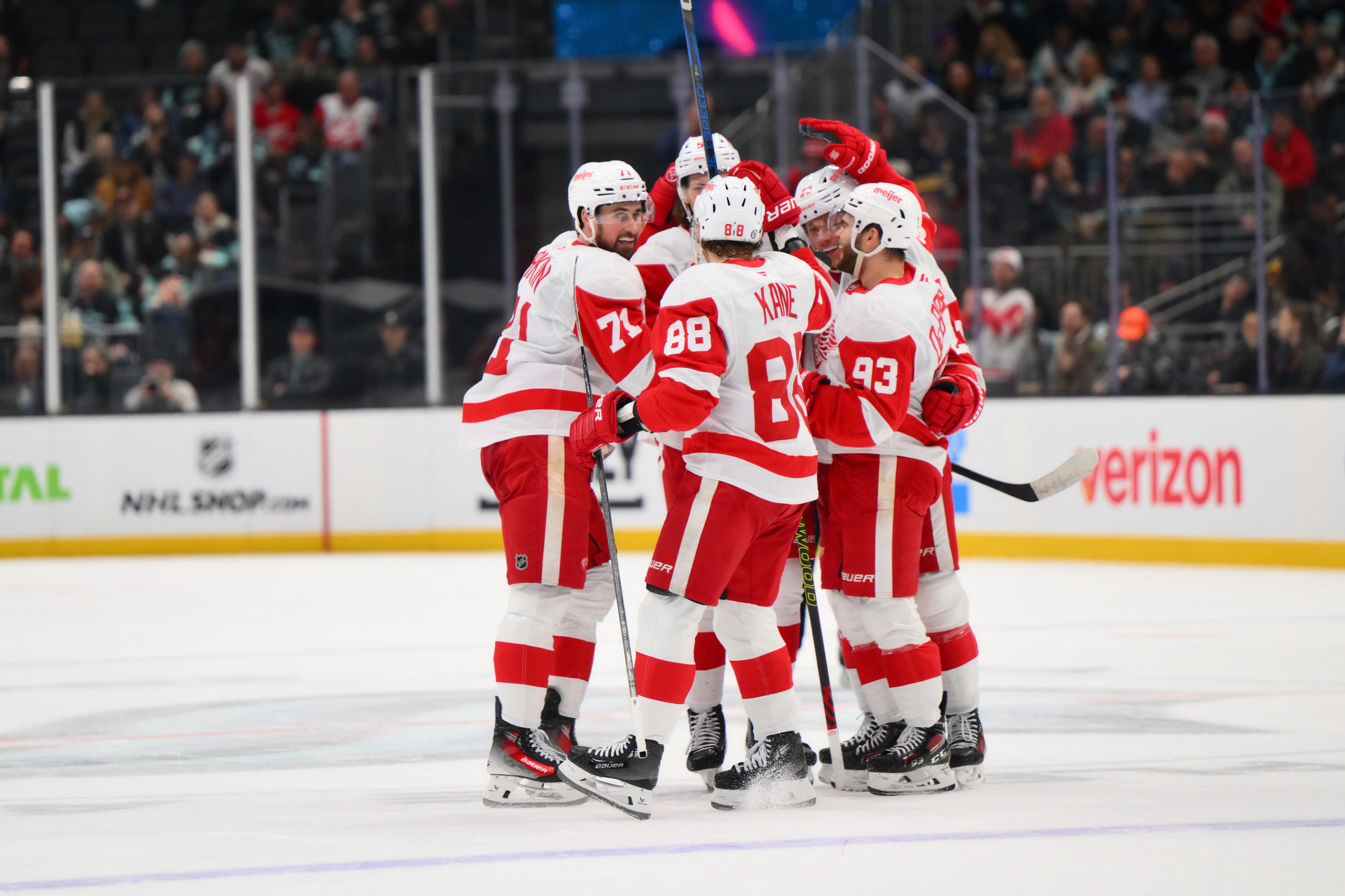 Detroit Red Wings win 7th consecutive game, beat Seattle in shootout to ...
