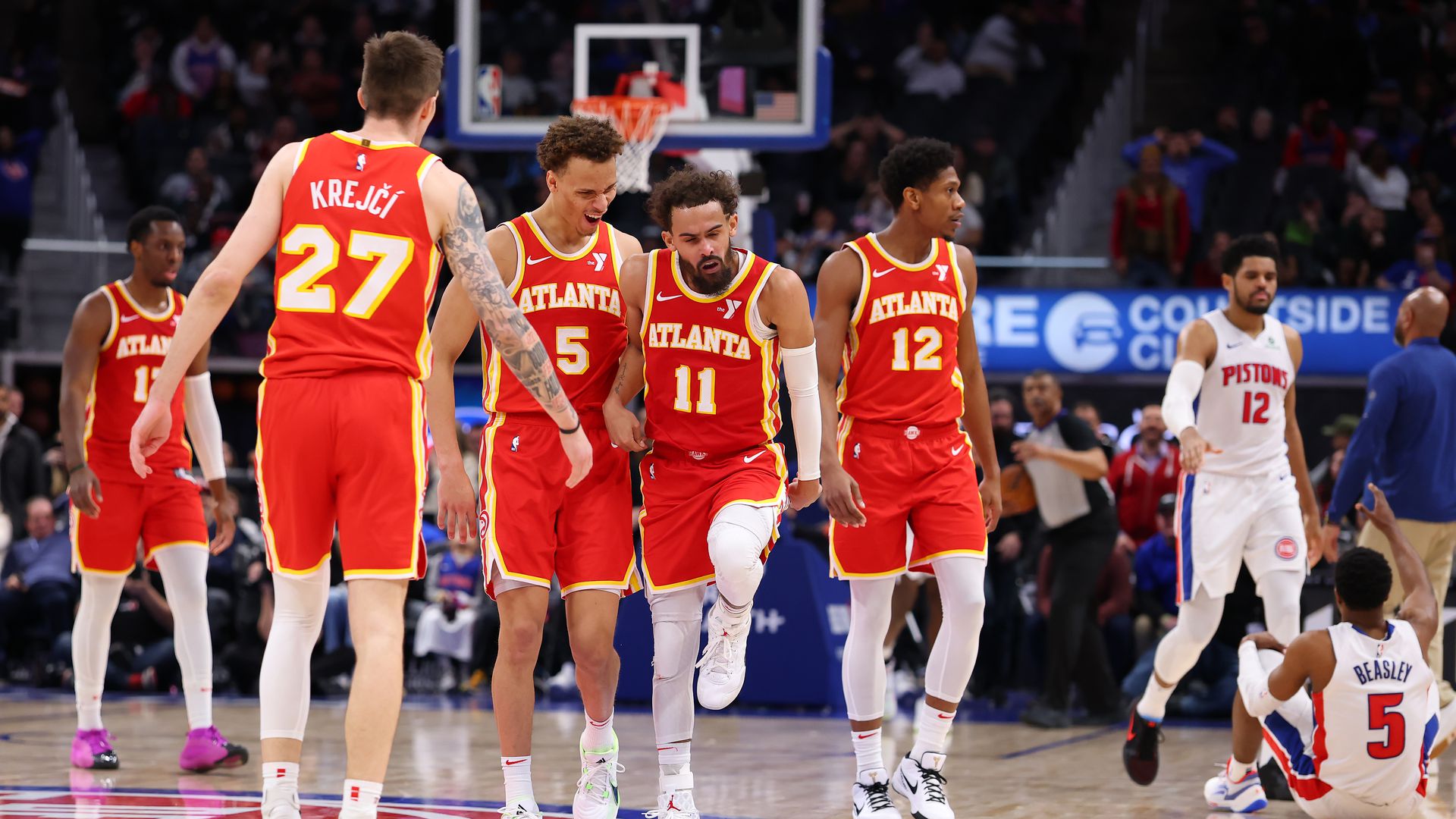 Hawks defeat Pistons to snap long losing streak