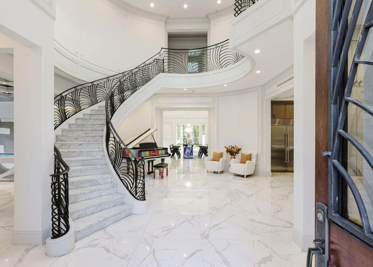 JoJo Siwa’s LA Mansion Sells for $4.1 Million