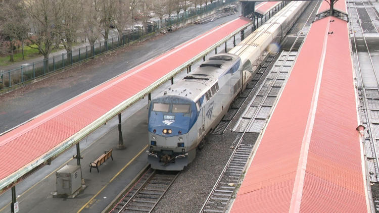 Amfleet train cars arrive in Seattle, allowing Amtrak Cascades to begin ...