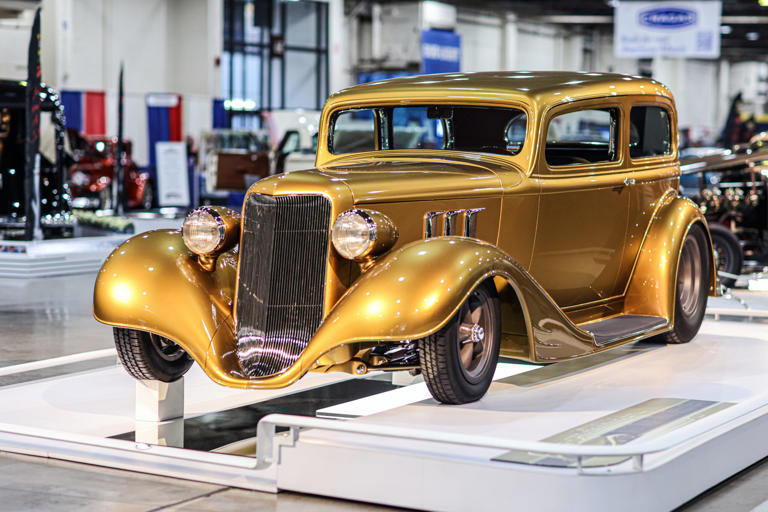 Bill Barbato’s 1933 Pontiac Sedan Is 2025’s Al Slonaker Memorial Award ...