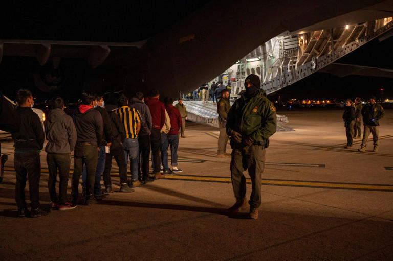 U.S. Begins Migrant Flights to Guantanamo Bay