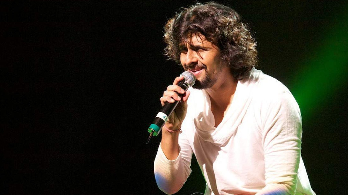 Sonu Nigam Suffers Back Spasm On Stage During Concert: What It Is & Easy Ways to Treat It