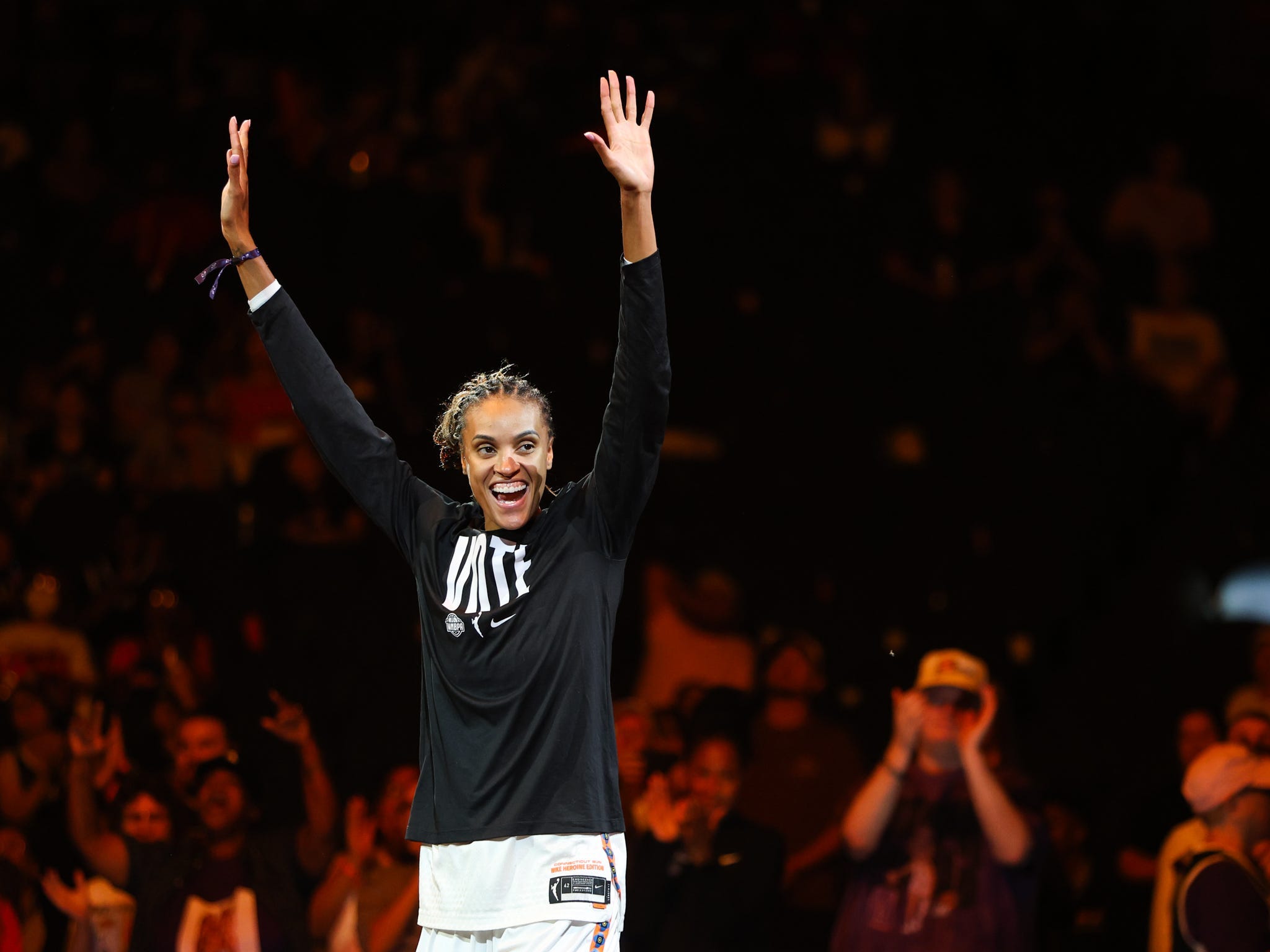 Indiana Fever sign six-time WNBA All-Star, two-time champion in free agency