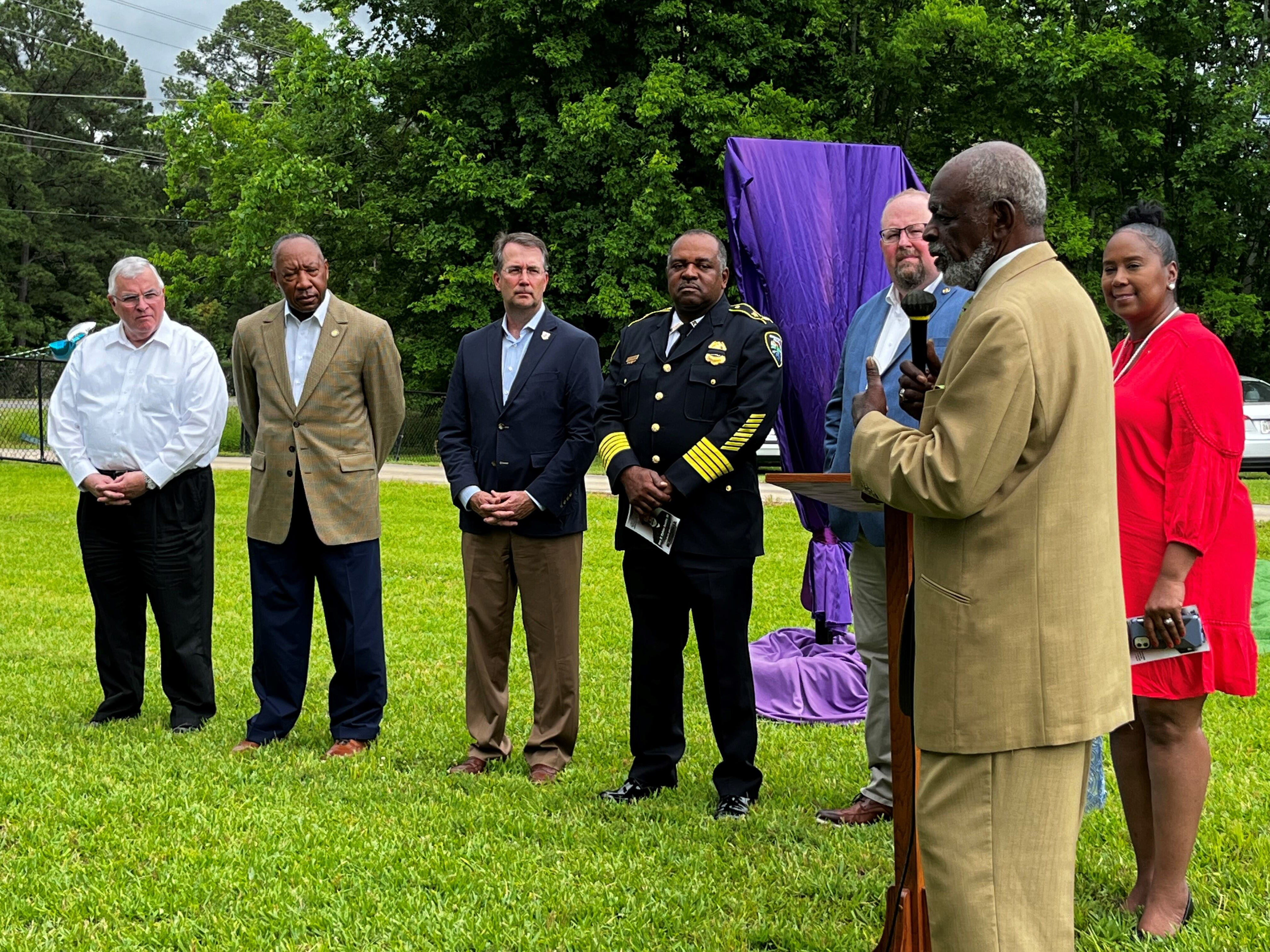 Late Shreveport pastor and civil rights activist H. Calvin Austin III ...