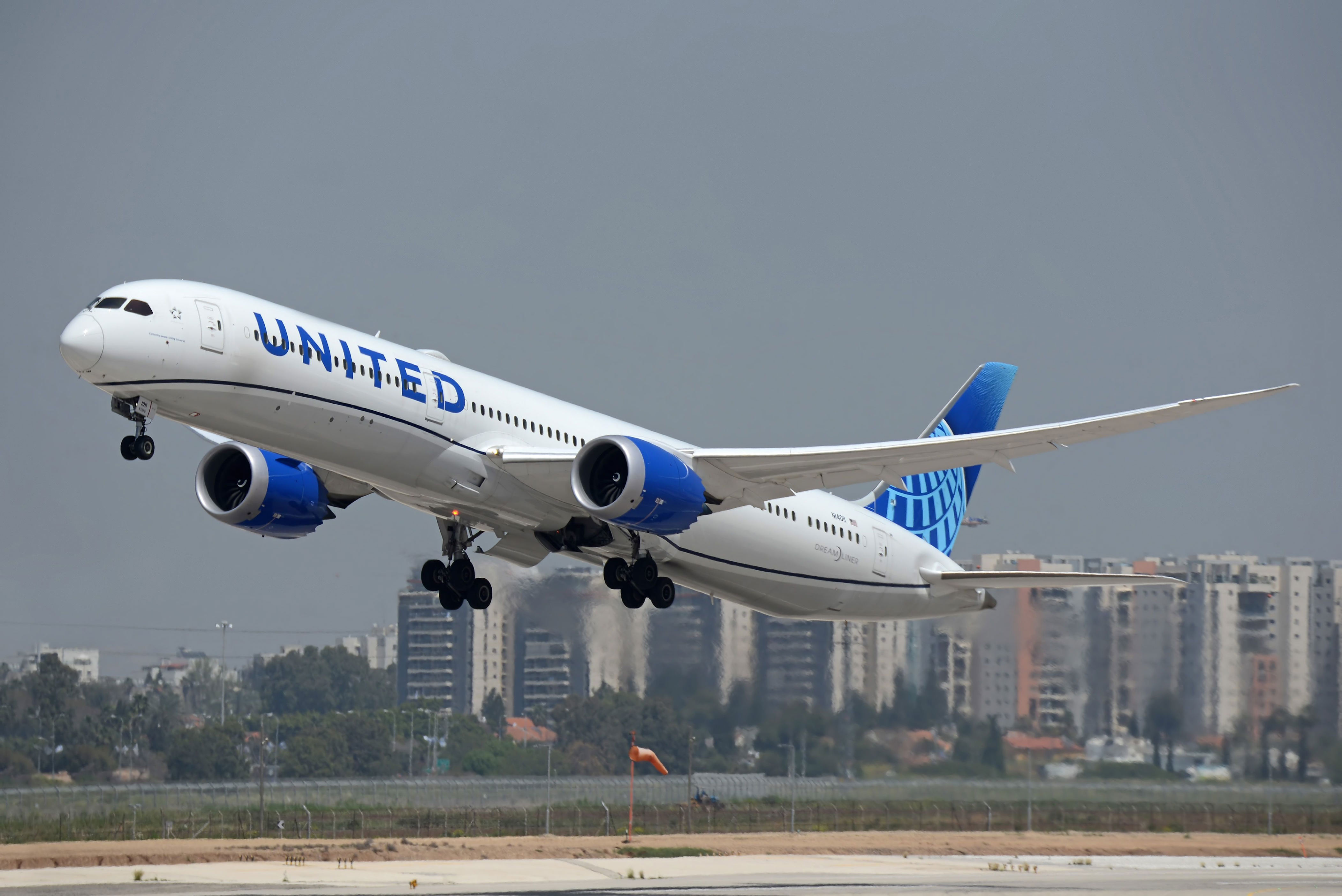 United Airlines Pauses Tel Aviv Flights For At Least 3 Days After ...