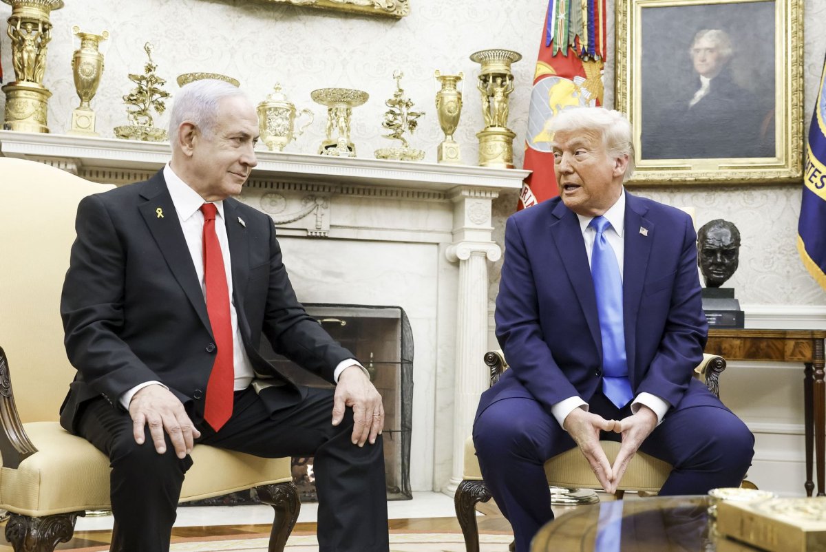 Trump meets with Netanyahu, calls for U.S. to take control of Gaza strip