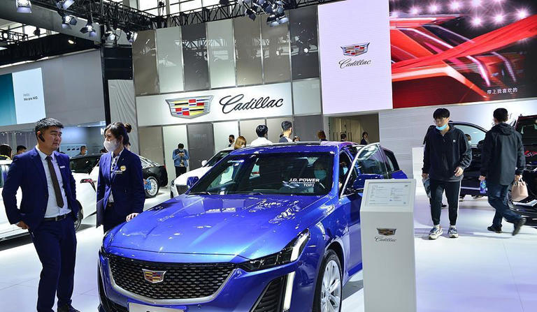 “打工族”买豪华SUV，首选这3台，261马力配8AT，档次高又舒适