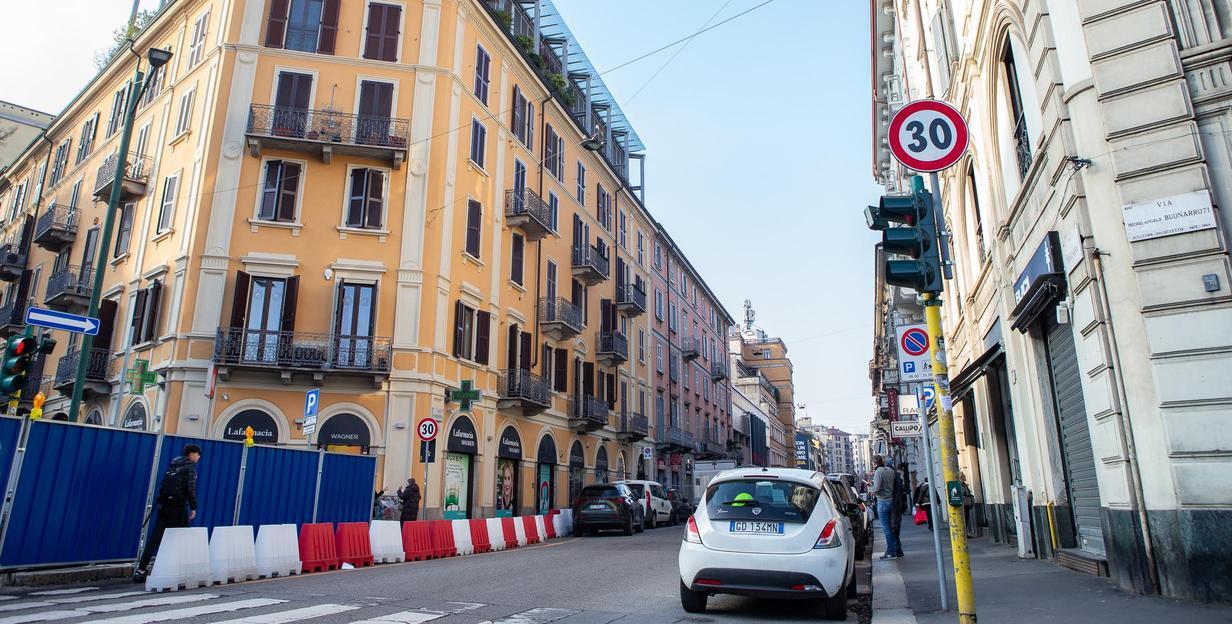 Un giro in via Marghera: "Storica strada di negozi. Ora invasa dai fast ...