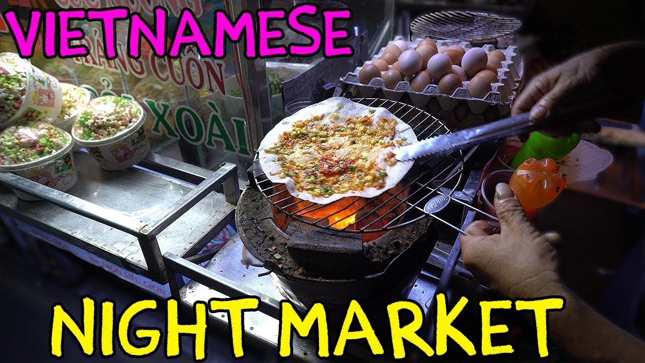 Vietnamese PIZZA! Mekong River Night Market in Can Tho VIETNAM