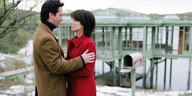 Keanu Reeves & Sandra Bullock’s $350M Action Movie On Streaming Is A ...